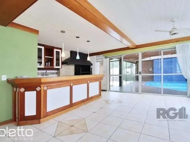 Casa / Sobrado para Venda em Porto Alegre/RS Três Figueiras 4 Quartos