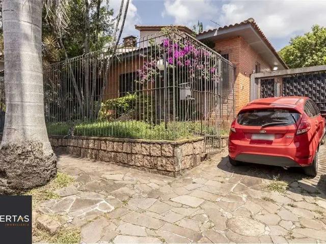 Casa / Sobrado para Venda em Porto Alegre/RS Três Figueiras 4 Quartos