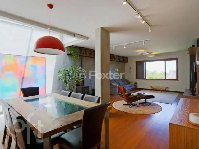 Casa / Sobrado para Venda em Porto Alegre/RS Três Figueiras 4 Quartos
