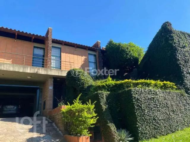 Casa / Sobrado para Venda em Porto Alegre/RS Três Figueiras 4 Quartos