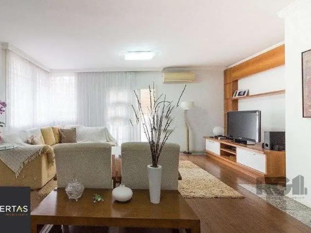 Casa / Sobrado para Venda em Porto Alegre/RS Três Figueiras 5 Quartos