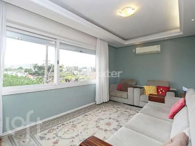Casa / Sobrado para Venda em Porto Alegre/RS Três Figueiras 5 Quartos