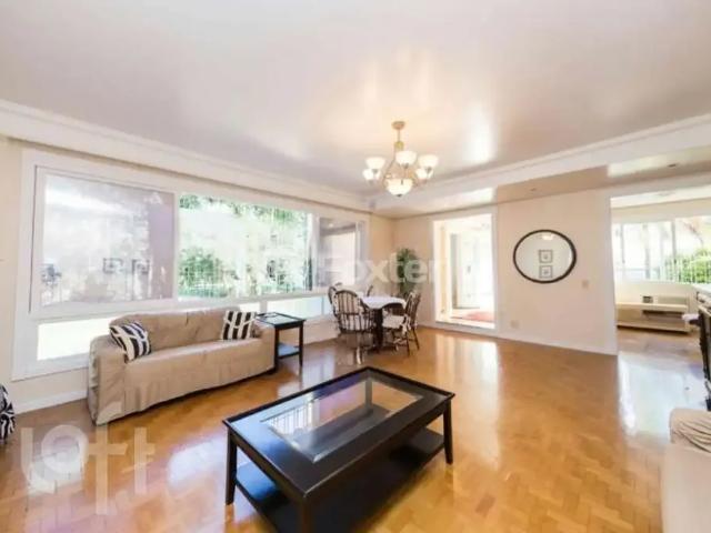 Casa / Sobrado para Venda em Porto Alegre/RS Três Figueiras 5 Quartos