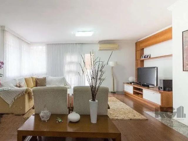 Casa / Sobrado para Venda em Porto Alegre/RS Três Figueiras 5 Quartos