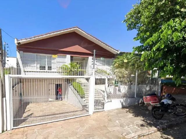Casa / Sobrado para Venda em Porto Alegre/RS Três Figueiras 6 Quartos