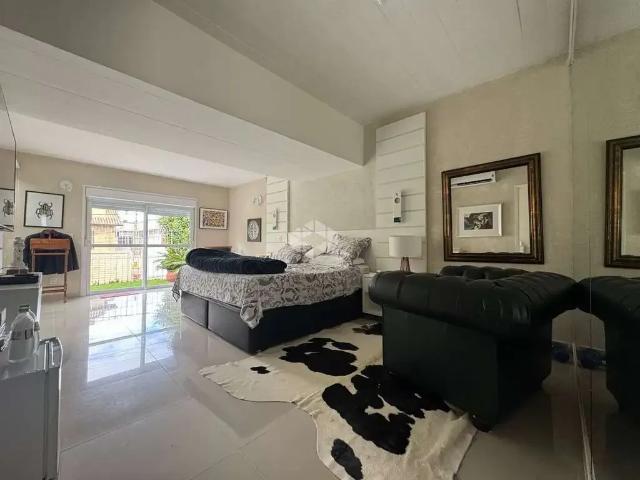 Casa / Sobrado para Venda em Porto Alegre/RS Três Figueiras 2 Quartos