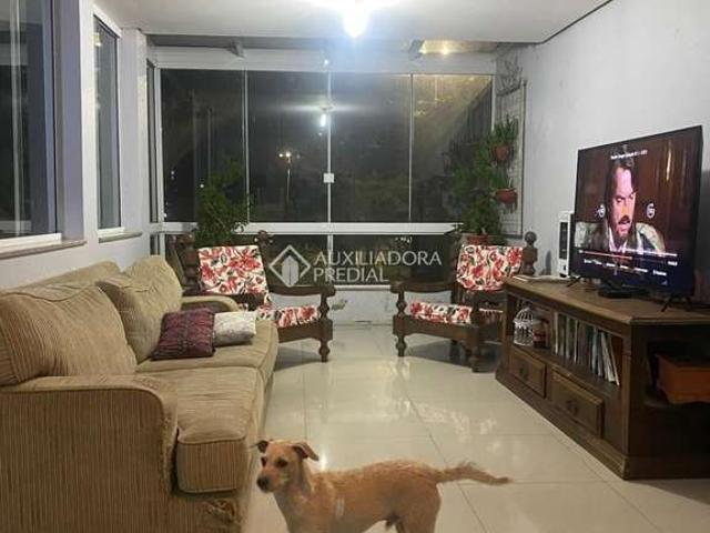 Casa / Sobrado para Venda em Porto Alegre/RS Três Figueiras 3 Quartos