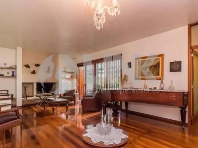 Casa / Sobrado para Venda em Porto Alegre/RS Três Figueiras 3 Quartos