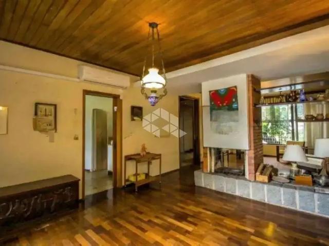 Casa / Sobrado para Venda em Porto Alegre/RS Três Figueiras 3 Quartos