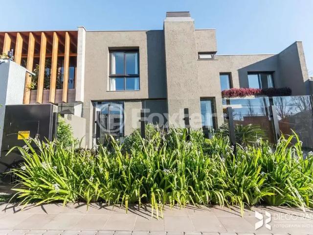 Casa / Sobrado para Venda em Porto Alegre/RS Três Figueiras 3 Quartos