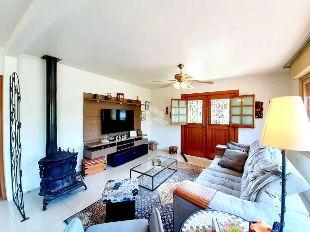 Casa / Sobrado para Venda em Porto Alegre/RS Três Figueiras 3 Quartos