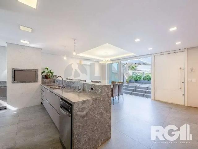 Casa / Sobrado para Venda em Porto Alegre/RS Três Figueiras 3 Quartos