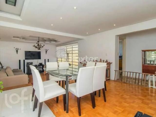 Casa / Sobrado para Venda em Porto Alegre/RS Três Figueiras 3 Quartos