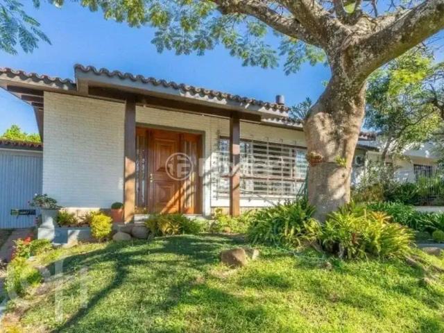 Casa / Sobrado para Venda em Porto Alegre/RS Três Figueiras 3 Quartos