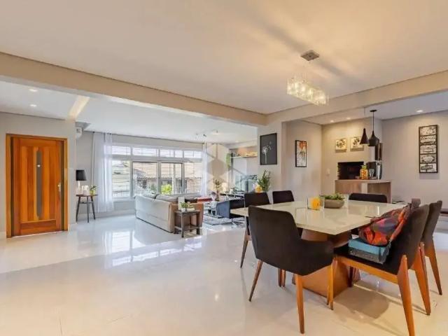 Casa / Sobrado para Venda em Porto Alegre/RS Três Figueiras 3 Quartos