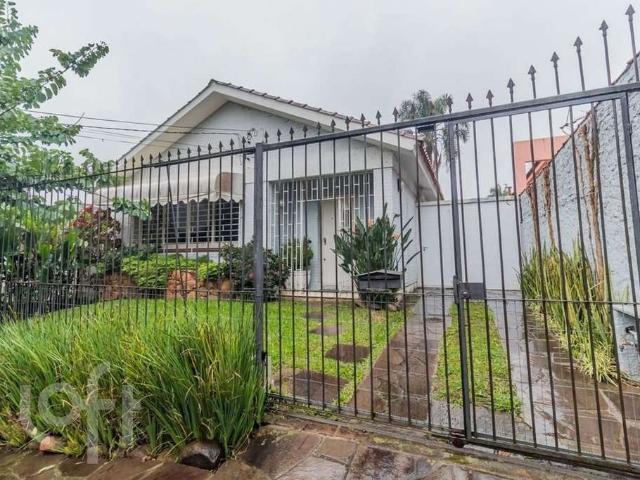 Casa / Sobrado para Venda em Porto Alegre/RS Três Figueiras 3 Quartos