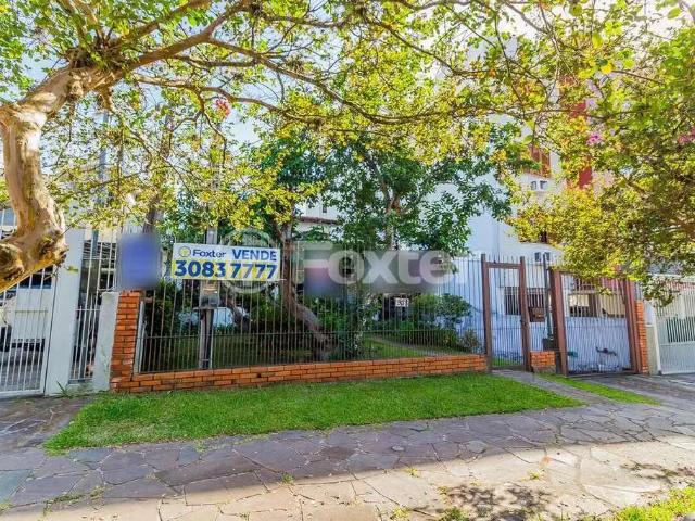 Casa / Sobrado para Venda em Porto Alegre/RS Tristeza 4 Quartos