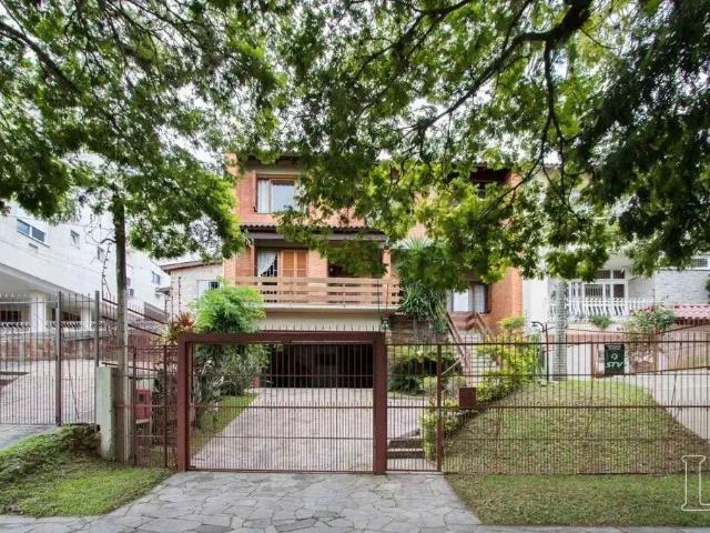 Casa / Sobrado para Venda em Porto Alegre/RS Tristeza 4 Quartos