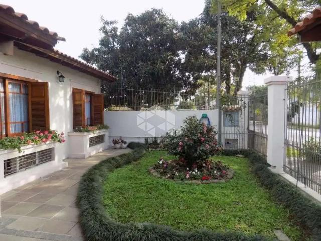 Casa / Sobrado para Venda em Porto Alegre/RS Tristeza 4 Quartos