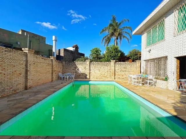 Casa / Sobrado para Venda em Porto Alegre/RS Tristeza 4 Quartos