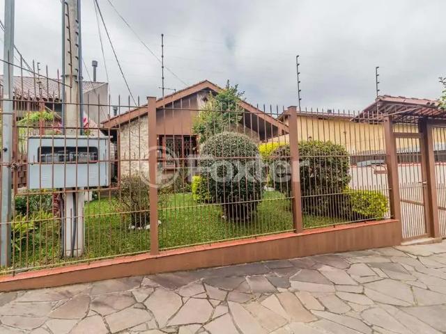 Casa / Sobrado para Venda em Porto Alegre/RS Tristeza 4 Quartos