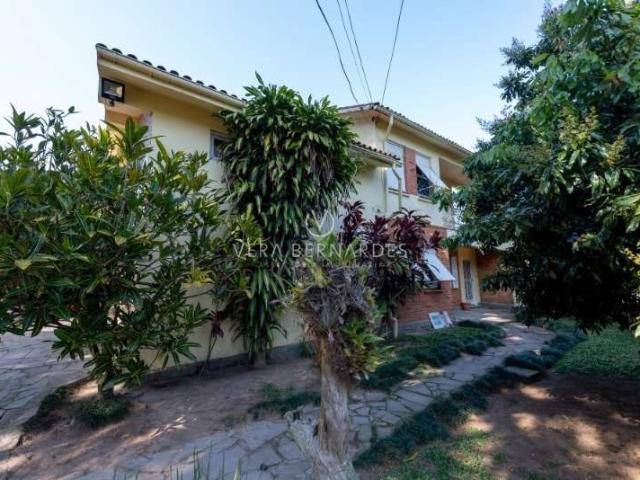 Casa / Sobrado para Venda em Porto Alegre/RS Tristeza 4 Quartos