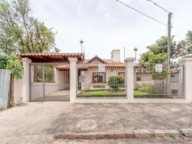Casa / Sobrado para Venda em Porto Alegre/RS Tristeza 4 Quartos