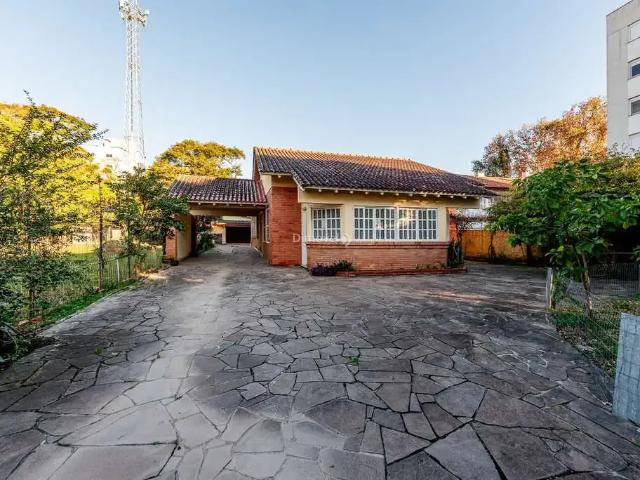 Casa / Sobrado para Venda em Porto Alegre/RS Tristeza 4 Quartos
