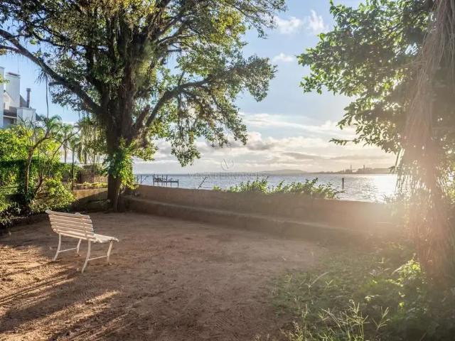 Casa / Sobrado para Venda em Porto Alegre/RS Tristeza 4 Quartos