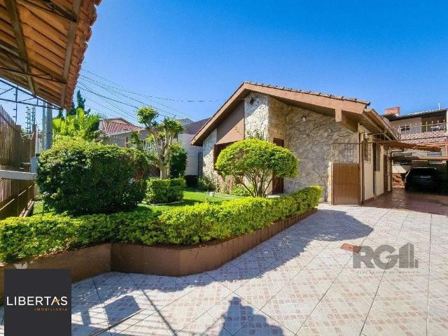 Casa / Sobrado para Venda em Porto Alegre/RS Tristeza 4 Quartos