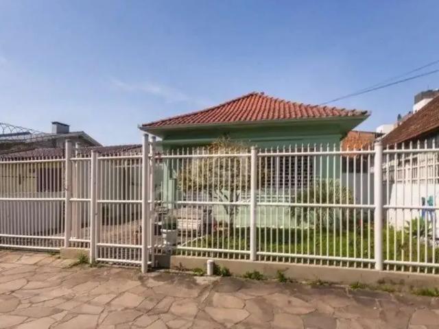 Casa / Sobrado para Venda em Porto Alegre/RS Tristeza 4 Quartos