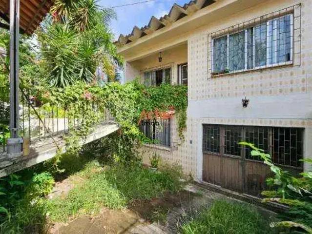 Casa / Sobrado para Venda em Porto Alegre/RS Tristeza 4 Quartos