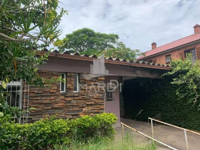 Casa / Sobrado para Venda em Porto Alegre/RS Tristeza 5 Quartos