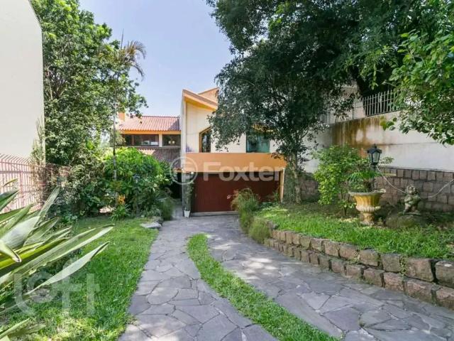 Casa / Sobrado para Venda em Porto Alegre/RS Tristeza 5 Quartos