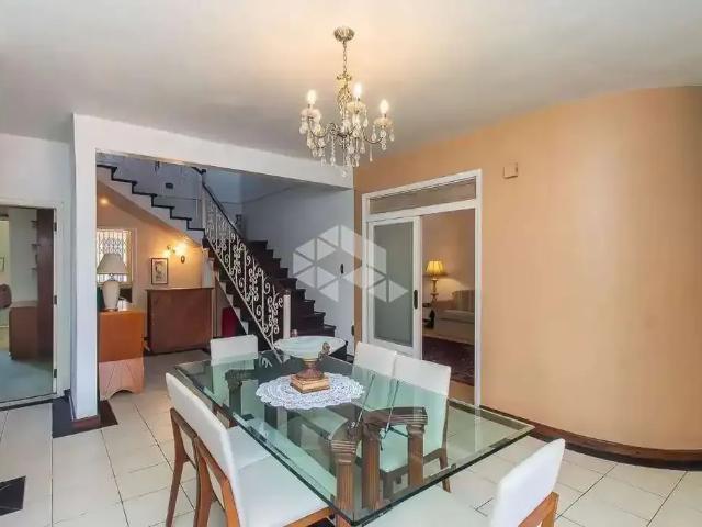 Casa / Sobrado para Venda em Porto Alegre/RS Tristeza 5 Quartos