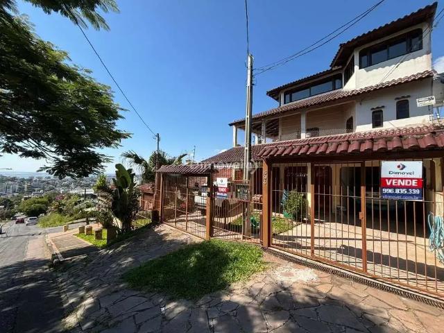 Casa / Sobrado para Venda em Porto Alegre/RS Tristeza 5 Quartos