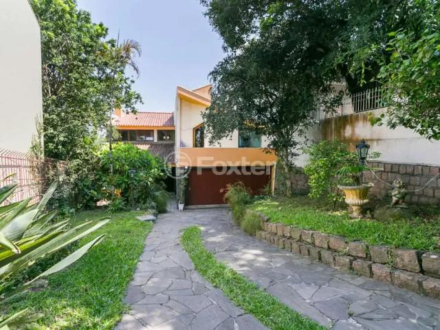 Casa / Sobrado para Venda em Porto Alegre/RS Tristeza 5 Quartos
