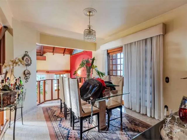 Casa / Sobrado para Venda em Porto Alegre/RS Tristeza 5 Quartos