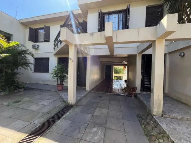 Casa / Sobrado para Venda em Porto Alegre/RS Tristeza 6 Quartos
