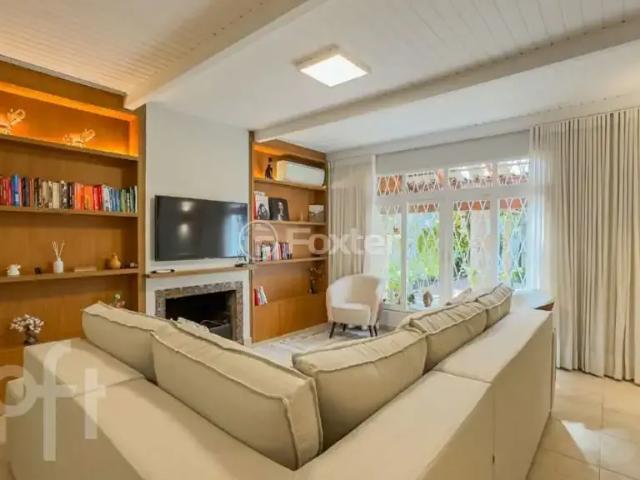 Casa / Sobrado para Venda em Porto Alegre/RS Tristeza 6 Quartos