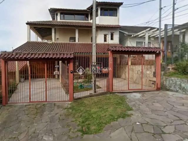 Casa / Sobrado para Venda em Porto Alegre/RS Tristeza 6 Quartos