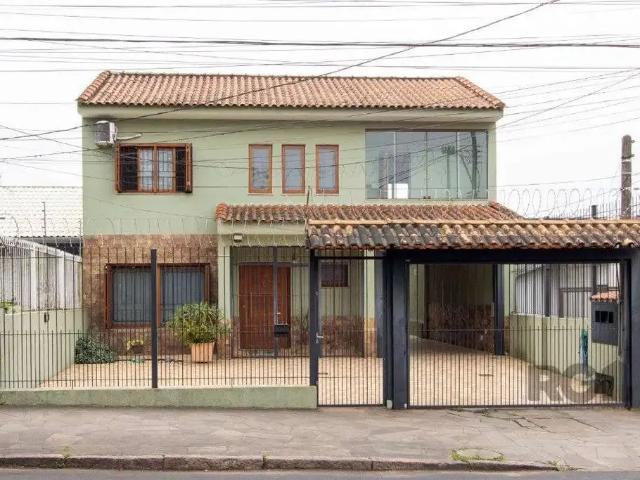 Casa / Sobrado para Venda em Porto Alegre/RS Tristeza 6 Quartos