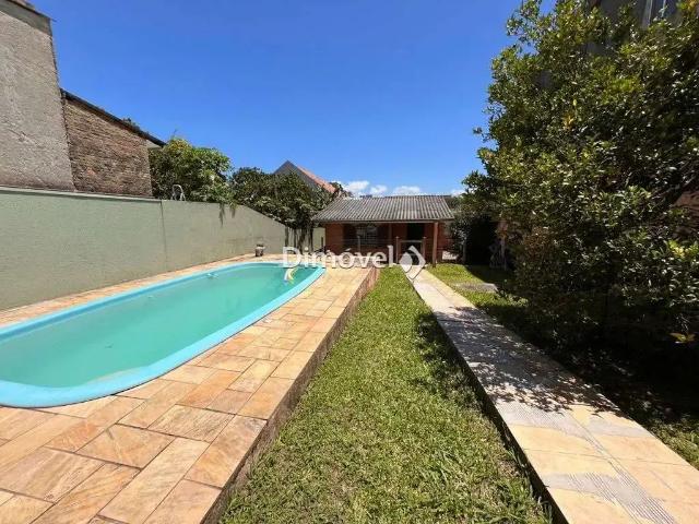 Casa / Sobrado para Venda em Porto Alegre/RS Tristeza 6 Quartos
