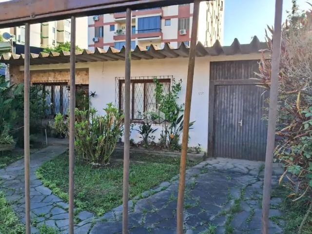 Casa / Sobrado para Venda em Porto Alegre/RS Tristeza 2 Quartos