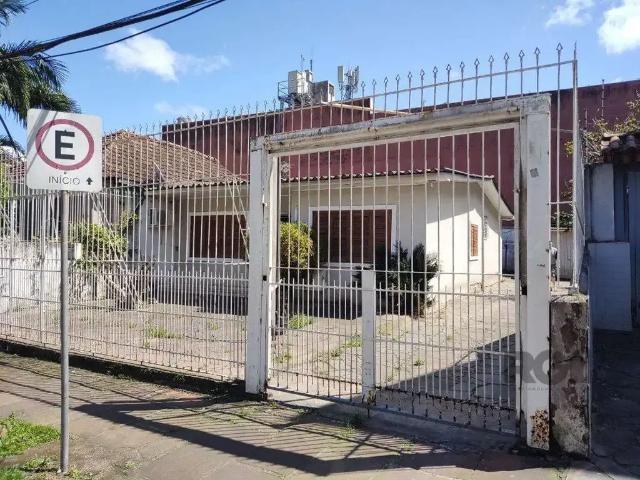 Casa / Sobrado para Venda em Porto Alegre/RS Tristeza 3 Quartos