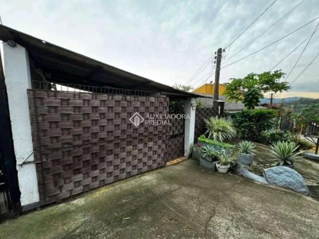 Casa / Sobrado para Venda em Porto Alegre/RS Tristeza 3 Quartos
