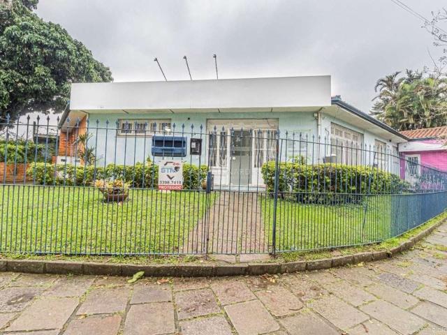 Casa / Sobrado para Venda em Porto Alegre/RS Tristeza 3 Quartos