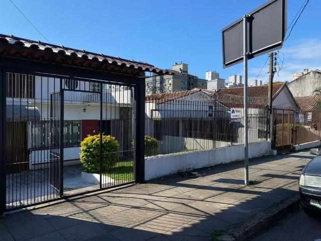 Casa / Sobrado para Venda em Porto Alegre/RS Tristeza 3 Quartos