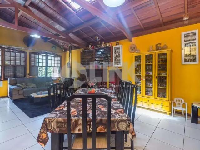Casa / Sobrado para Venda em Porto Alegre/RS Tristeza 3 Quartos