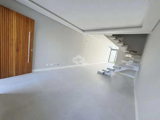 Casa / Sobrado para Venda em Porto Alegre/RS Tristeza 3 Quartos
